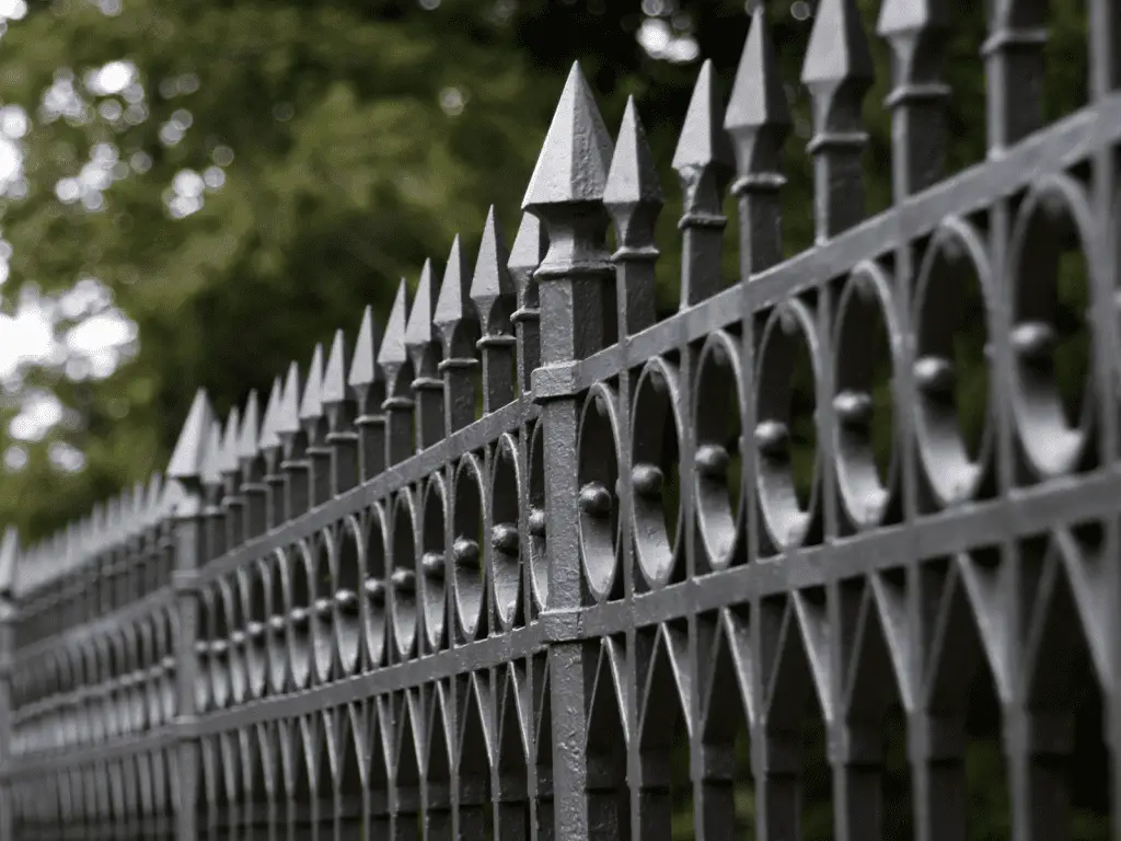 Black Fence Ideas: Transforming Your Outdoor Space with Style ...